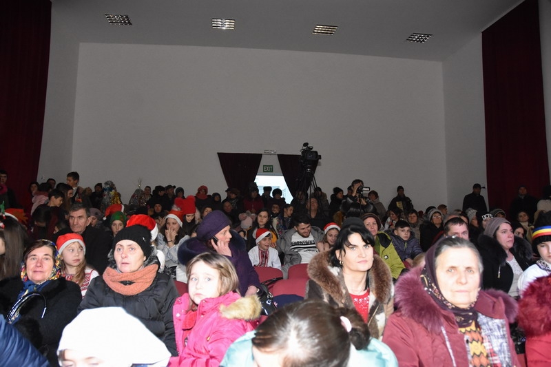 Paradă impresionantă de datini și obiceiuri la Darabani GALERIE FOTO ...