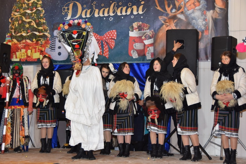 Paradă impresionantă de datini și obiceiuri la Darabani GALERIE FOTO ...