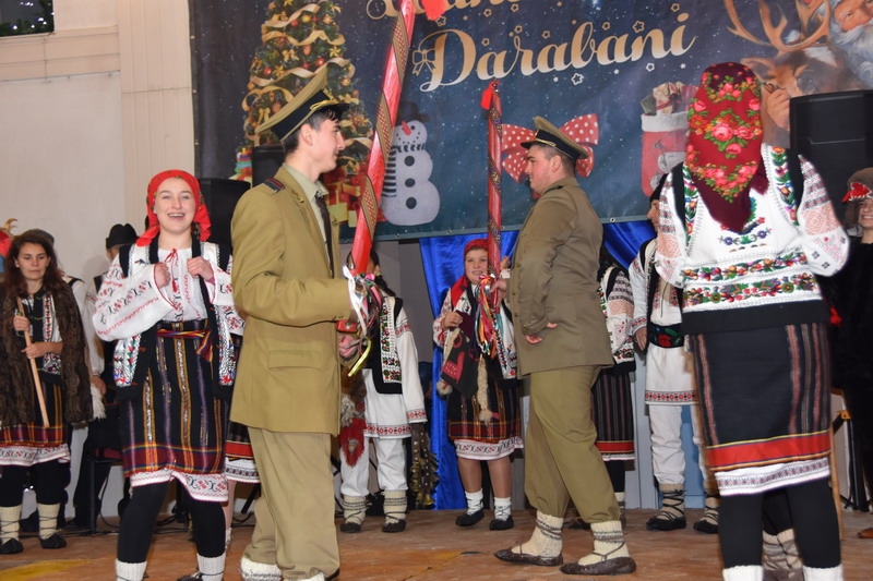 Paradă impresionantă de datini și obiceiuri la Darabani GALERIE FOTO ...