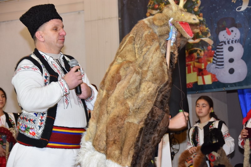 Paradă impresionantă de datini și obiceiuri la Darabani GALERIE FOTO ...