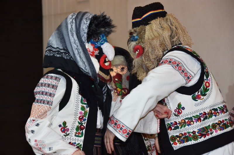 Paradă impresionantă de datini și obiceiuri la Darabani GALERIE FOTO ...